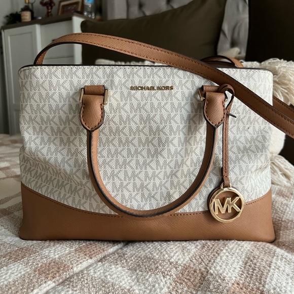 Michael Kors | Bags | Michael Kors Sheila Satchel Medium | Poshmark
